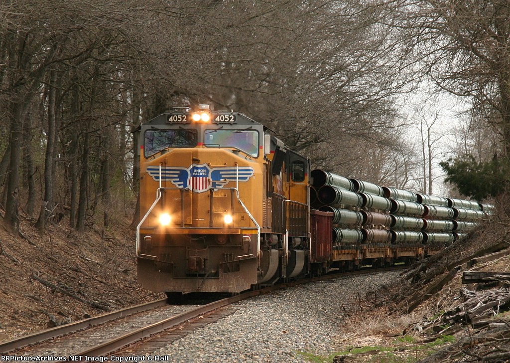 UP 4052 on KCS MVNME 05